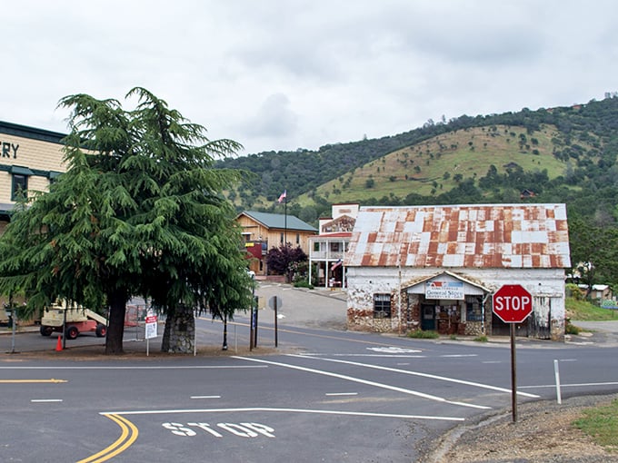Step into a time warp! Coulterville's main street looks like it's been plucked straight from a John Wayne movie set.