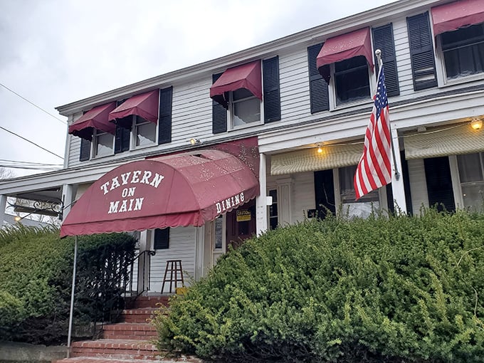 A slice of Americana with a side of steak! Tavern on Main's charming exterior promises a feast for both eyes and stomach.