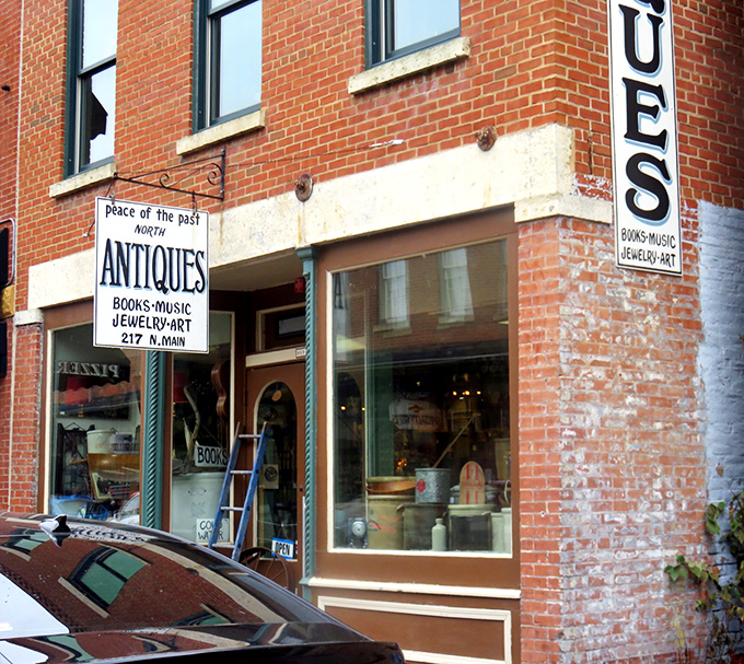 Step into a time machine disguised as a brick building! Peace of the Past beckons with promises of literary treasures and vintage delights.