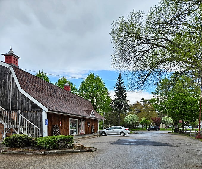 A barn-shaped time machine! Step inside this rustic wonder, where Vermont's charm meets modern-day shopping. It's like Etsy came to life and decided to wear overalls.