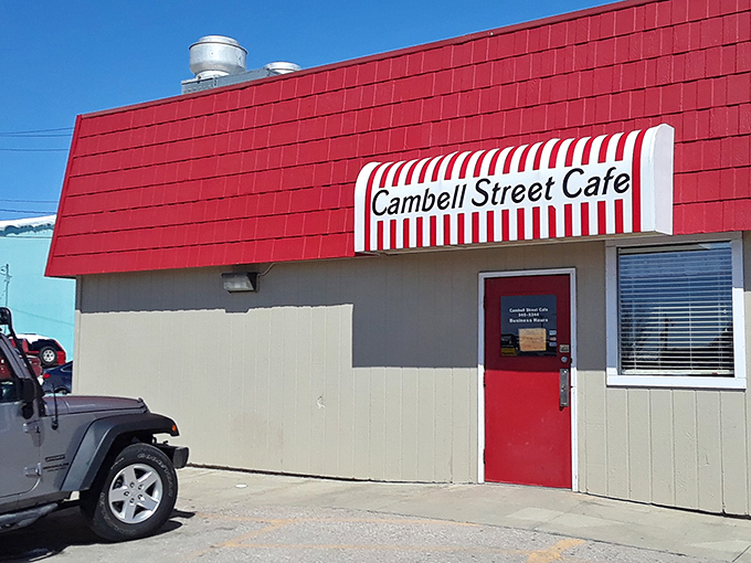 A red-and-white striped awning that screams "Come in, we've got pancakes!" Beau's Cambell Street Diner stands out like a beacon of breakfast hope in Rapid City.