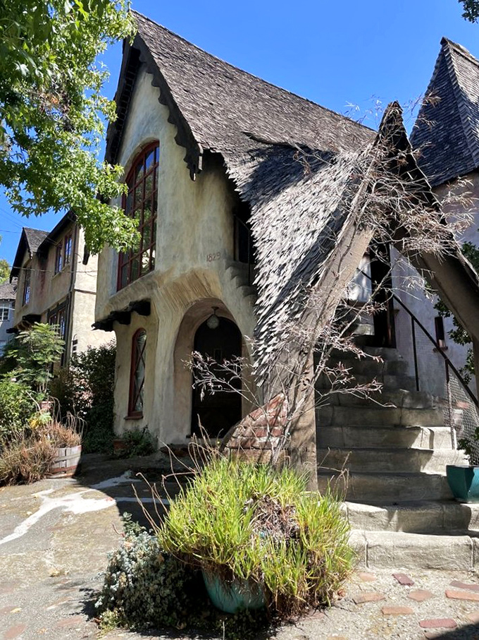 Side entrance or portal to another dimension? With architecture this whimsical, anything's possible!