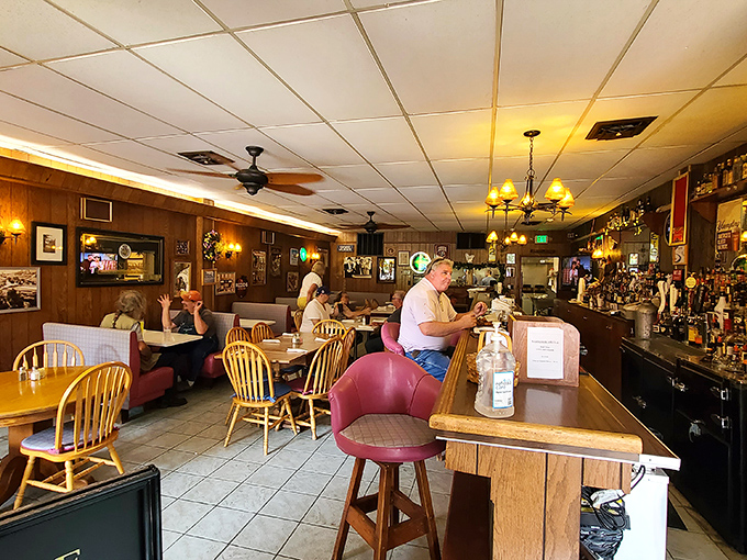 Where everybody knows your name – or at least your chicken order. This cozy spot's serving up community vibes with a side of comfort food.