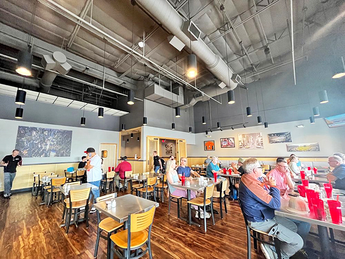 Happy diners, full bellies! The bustling atmosphere is a testament to Scott's Generations' popularity. Good luck finding an empty table at lunchtime!