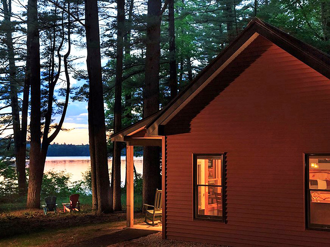 Cabin fever? More like cabin fervor! This lakeside retreat is the stuff of Thoreau's dreams, but with indoor plumbing.