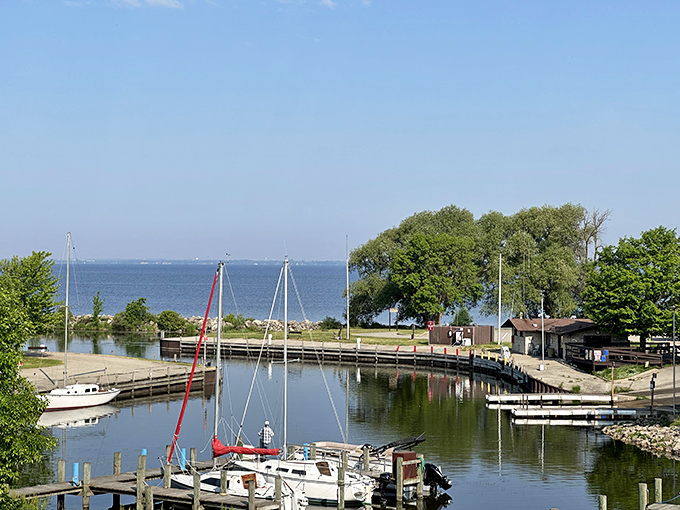Marina views that would make any landlubber contemplate a life at sea. Just don't expect to find Captain Jack Sparrow here.