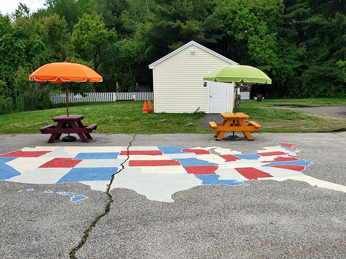 Who says you can't have your candy and eat it too? This outdoor space invites you to savor sweets under the sky. 