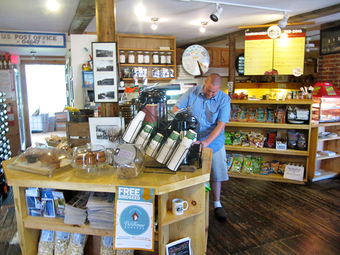 Where everybody knows your name... or at least your favorite brew. The heart of Hope beats strong in this friendly space.