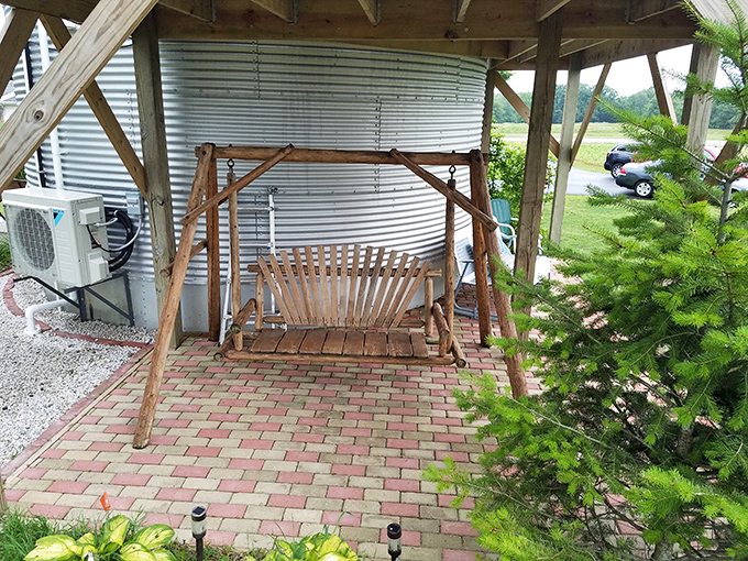 Swing into relaxation on this porch-side charmer. It's the grown-up version of that tire swing you loved as a kid.