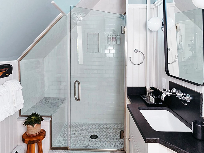 Dreamy doesn't begin to cover it. This bedroom is giving us major "I could write my next bestseller here" energy.