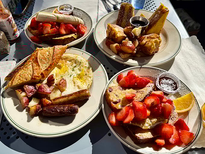 A feast for the eyes and the stomach! Mama's brunch specials are like a greatest hits album for your taste buds.