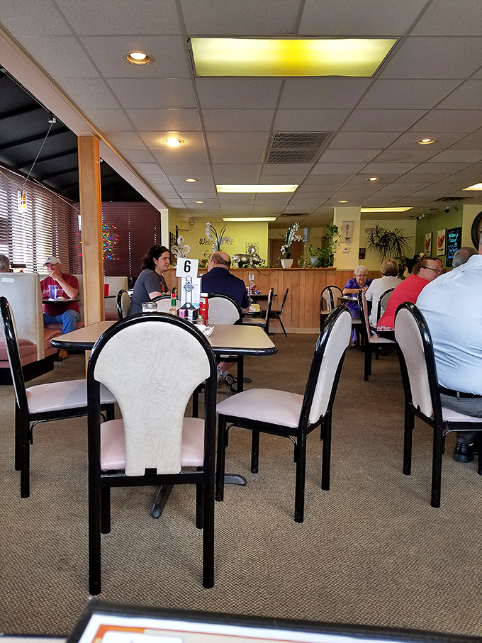 A slice of Americana with a side of bacon! This bustling dining room is where food dreams come true and strangers become friends.