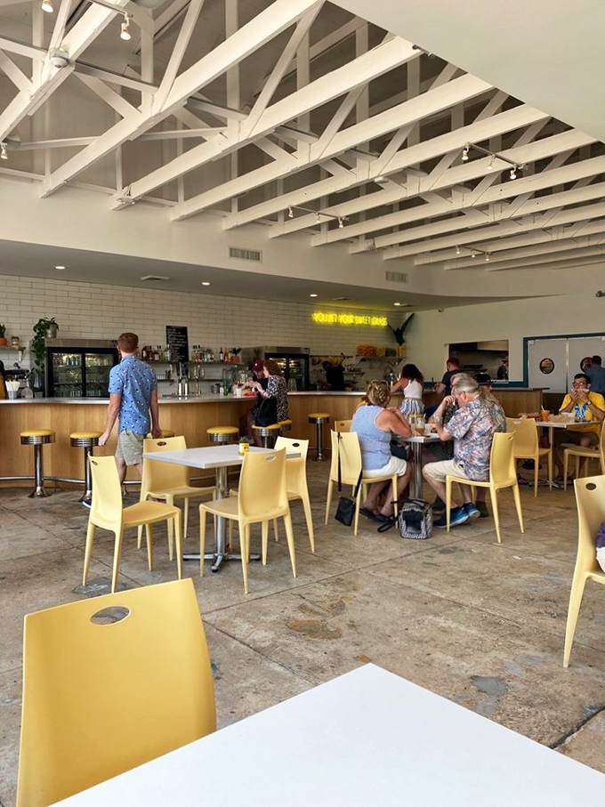 Lunchtime or showtime? With that neon sign and happy diners, Bodega feels like the hottest ticket in town. Spoiler: It is!