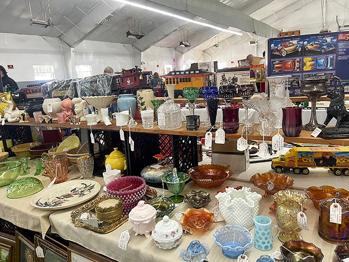 Glass act extraordinaire! From Depression-era dishes to mid-century modern vases, these fragile beauties are begging for a new home.