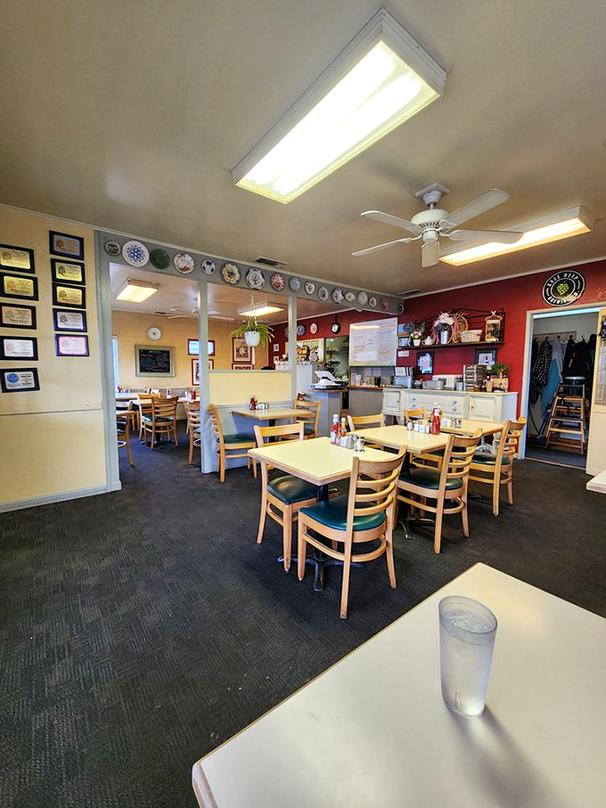 Cozy corners and charming decor &ndash; this interior is like a warm hug for your eyes.