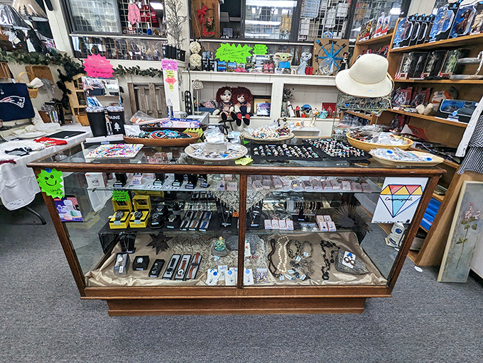 Sparkle central! This case holds enough bling to make a pirate's treasure chest look understocked.