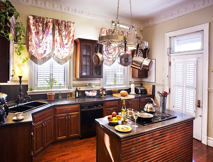 A kitchen fit for a modern-day Mrs. Patmore. Whip up some Downton-worthy delights or just admire the perfect blend of vintage charm and modern convenience.