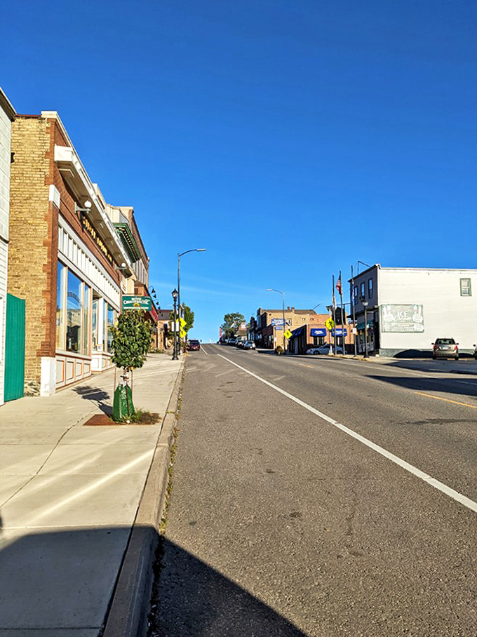 Ely's streets: Where the sky's so blue, it makes you wonder if someone cranked up the saturation. A perfect backdrop for your next "I'm living my best life" social media post.