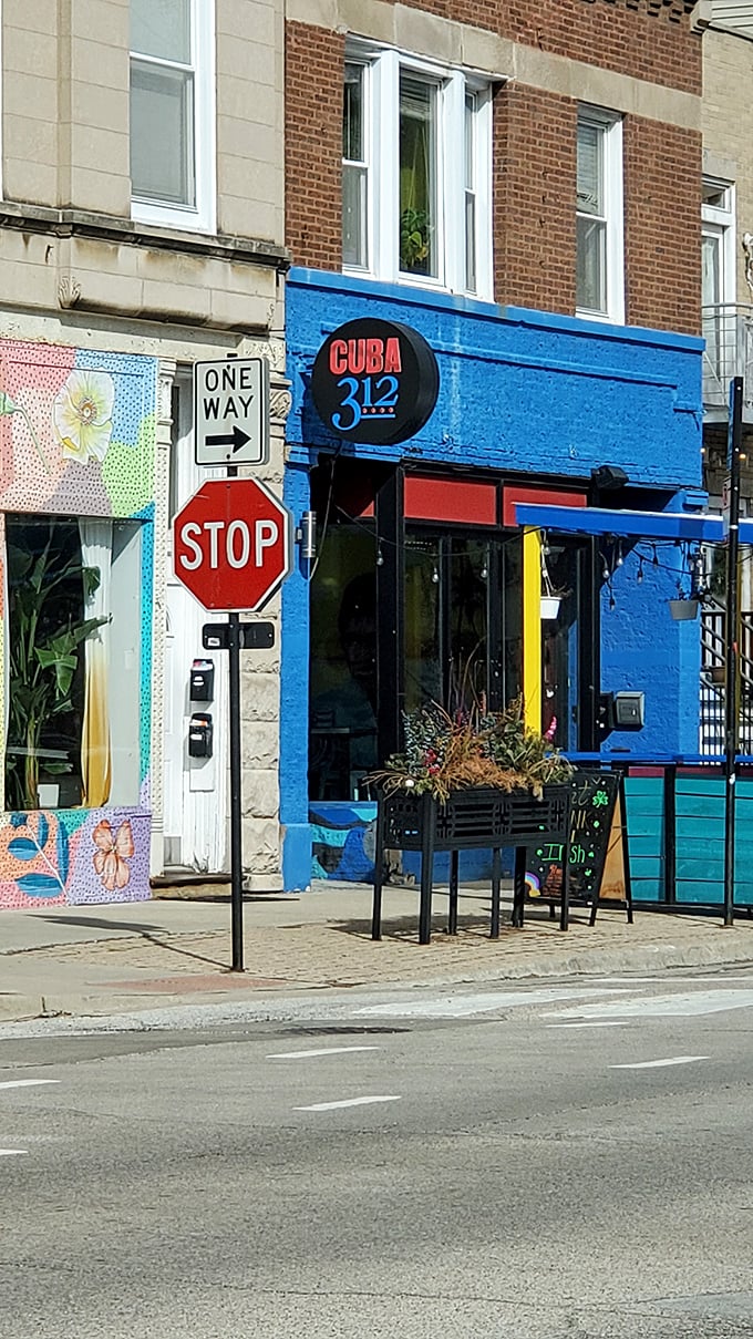 Cuba 312: A blue beacon of Cuban deliciousness in the heart of Chicago. Get ready for a flavor vacation!