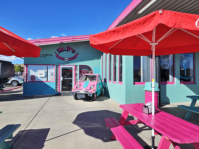 Mr. D'z: A technicolor dream of a diner. The exterior is brighter than a tie-dye shirt at a Grateful Dead concert!