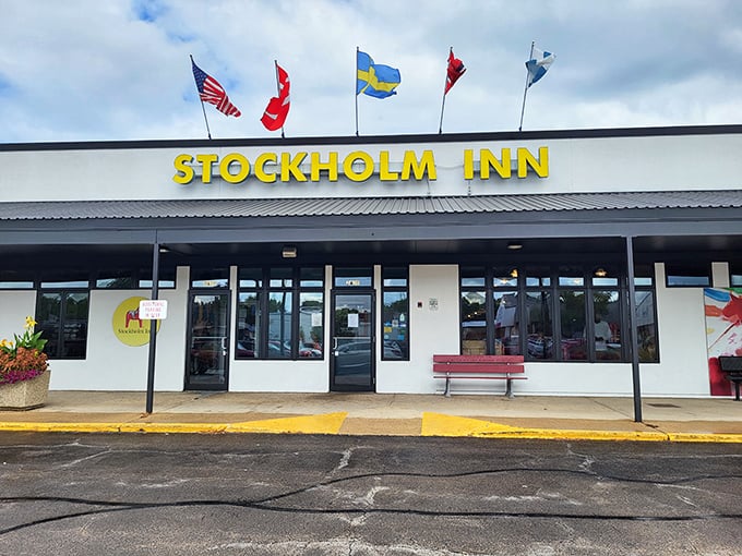 Stockholm Inn: Scandinavian simplicity meets Midwest charm. This facade's yellower than a Swedish tennis ball at Wimbledon.