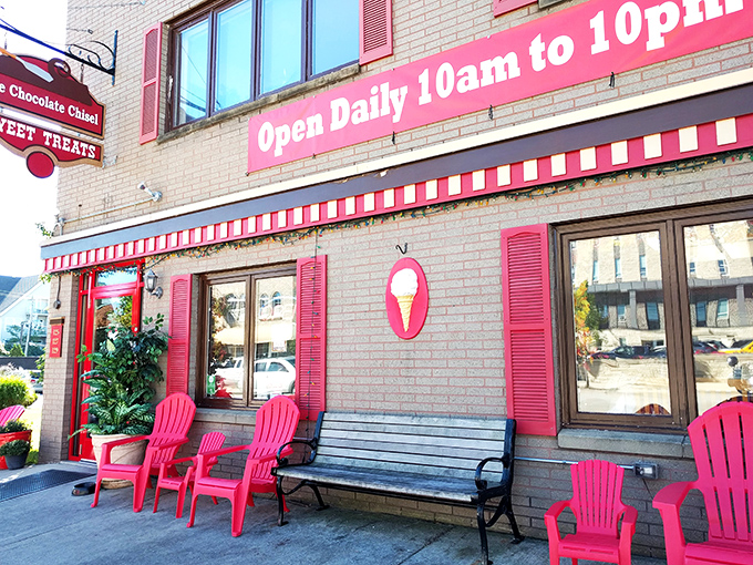 Forget red carpet, give me red chairs! The Chocolate Chisel's outdoor seating is perfect for people-watching while indulging your sweet tooth.