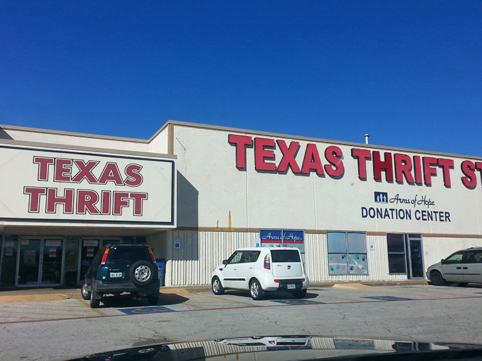 Under clear Texan skies, Texas Thrift promises treasures as vast as the state itself! Let the hunt begin!