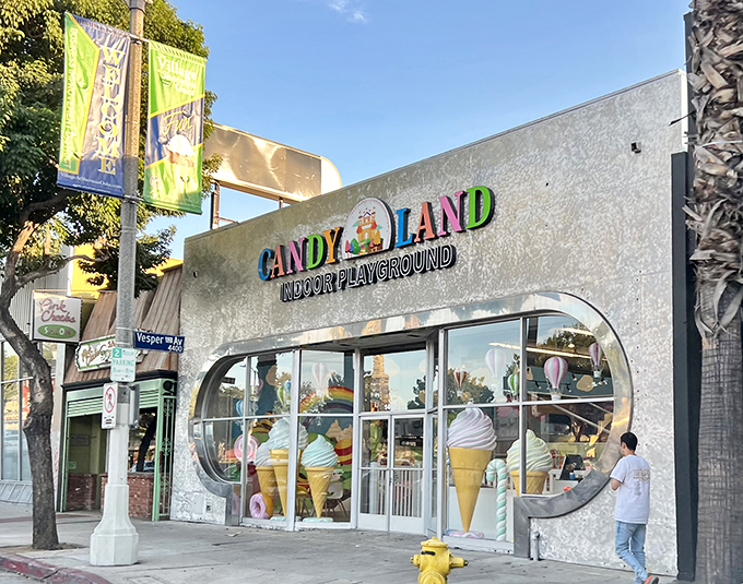 Ice cream cone pillars? It's not a mirage, it's Candy Land come to life! Dentists, look away now.