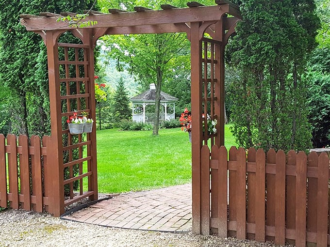 Welcome to relaxation station! This entrance says "come on in" louder than any welcome mat ever could.