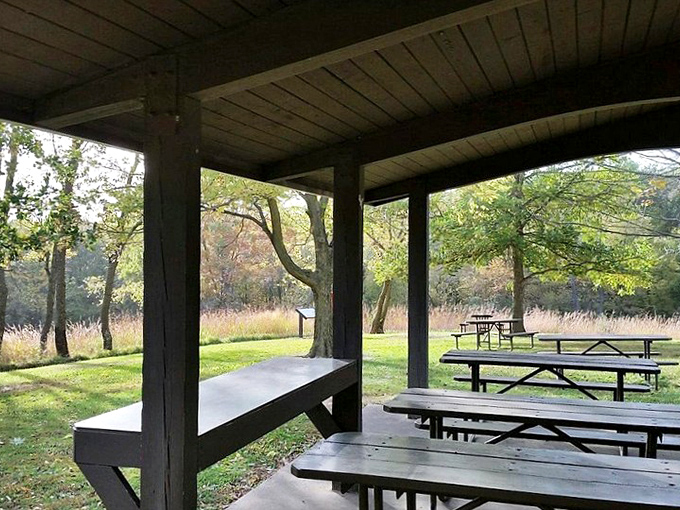 Al fresco dining, park-style. This picnic spot gives new meaning to "lunch with a view."