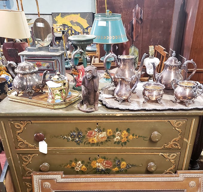 Tea time, anyone? These silver pots are ready to serve up some serious vintage vibes with your Earl Grey.