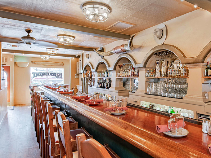 Belly up to this bar and you might just hear the ghostly echoes of Hollywood legends ordering their favorite drinks.