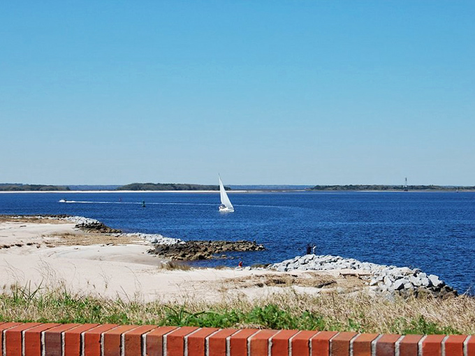 "Smooth sailing on crystal waters. This view is so perfect, it could be a Windows desktop background."