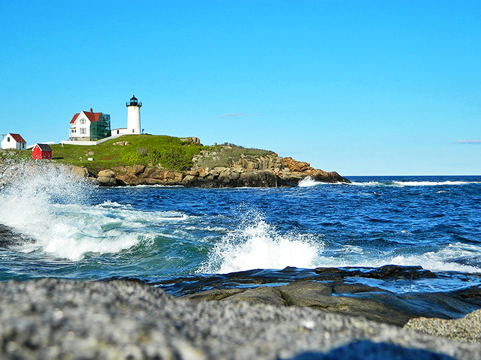 Surf's up at Nubble Light! These waves are putting on a show that would make even Kelly Slater stop and stare.