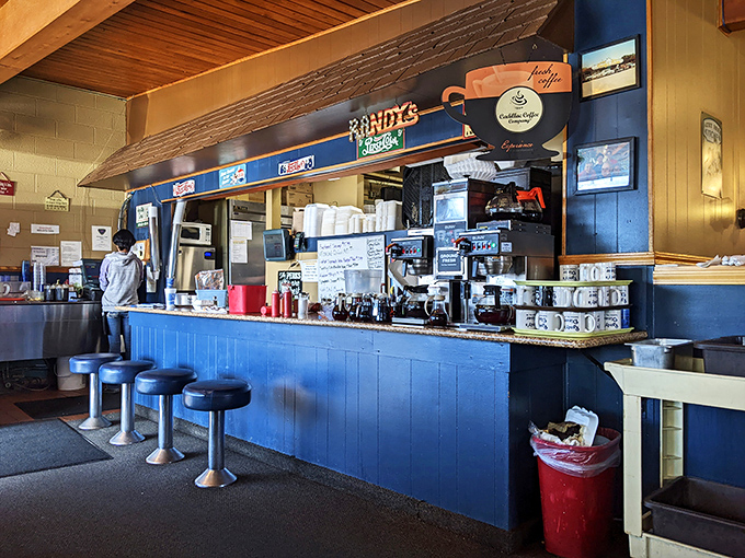Pull up a seat at the breakfast bar! This is where the magic happens &ndash; watch short-order wizards turn simple ingredients into morning masterpieces.