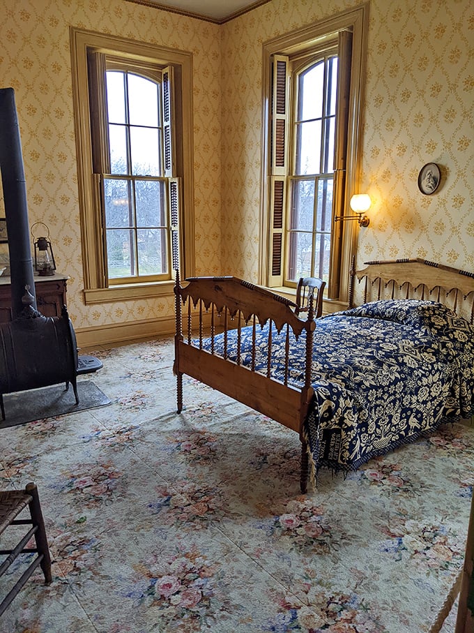 Sweet dreams are made of this: a bedroom that's part time capsule, part floral explosion. Count sheep in 19th-century style!