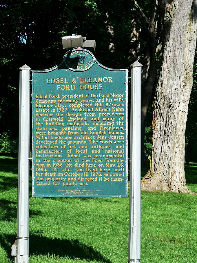 History buffs, feast your eyes! This marker spills more tea about the Fords than a gossipy butler at a garden party.