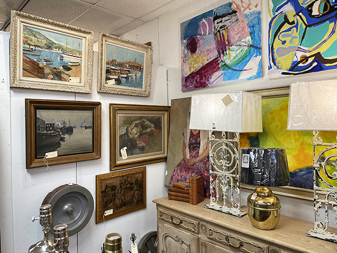 Art for every taste and era! Whether you're into classic landscapes or modern abstracts, these walls have got you covered.