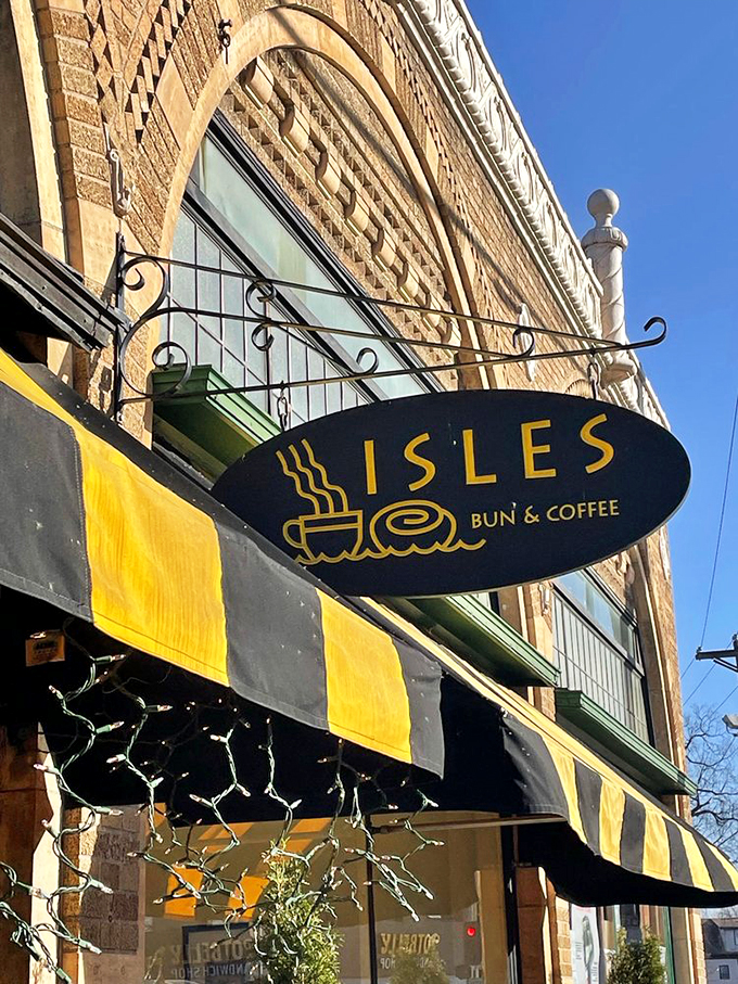 The bat-signal for carb lovers. This sign doesn't just advertise; it beckons, it tempts, it dares you to resist.