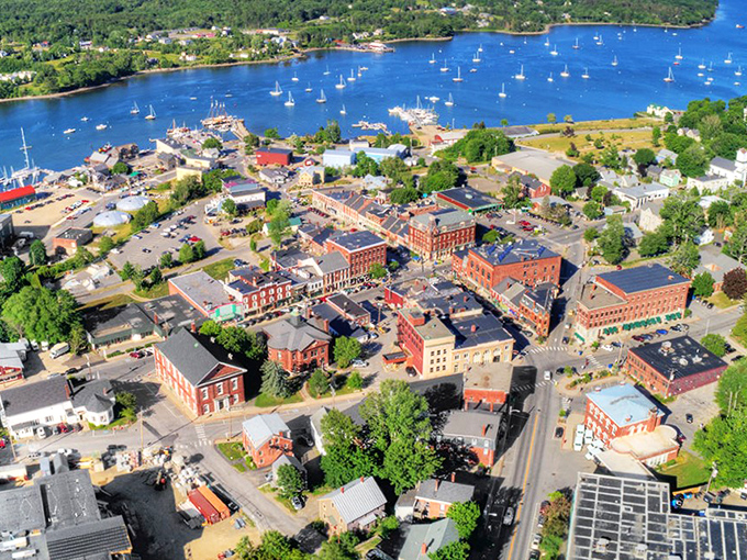 Belfast: Where the water's edge meets Main Street charm. This vibrant coastal town offers a perfect blend of maritime and artistic vibes.