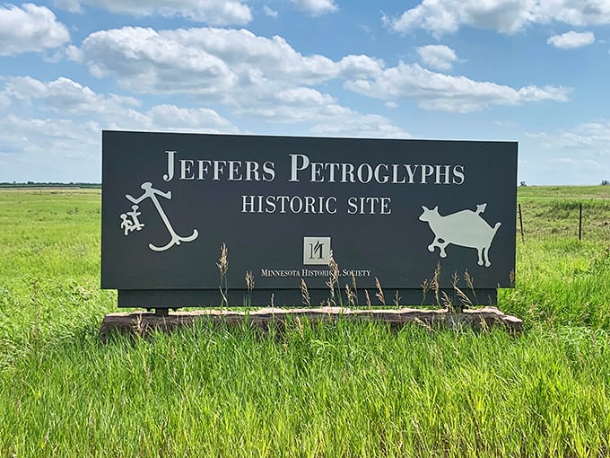 Jeffers Petroglyphs: ancient rock art that puts your refrigerator drawings to shame. Sorry, kids.