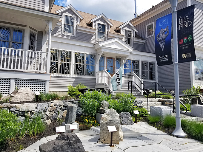 Rocks that rock! This gem of a museum will have you seeing minerals in a whole new light.