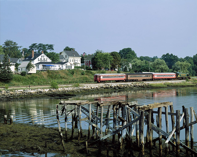 Wiscasset's main drag: Where every building tells a story and every restaurant serves a feast. Time to read between the lunch lines!
