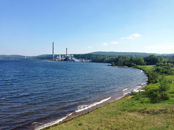Presque Isle Park: Nature's masterpiece on Lake Superior. Hike, bike, and dodge photobombing deer in this 323-acre outdoor playground.