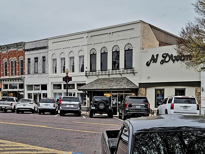 Victorian architecture meets small-town hospitality. Thomasville's brick-paved streets are like stepping into a Dickens novel &ndash; with better weather.