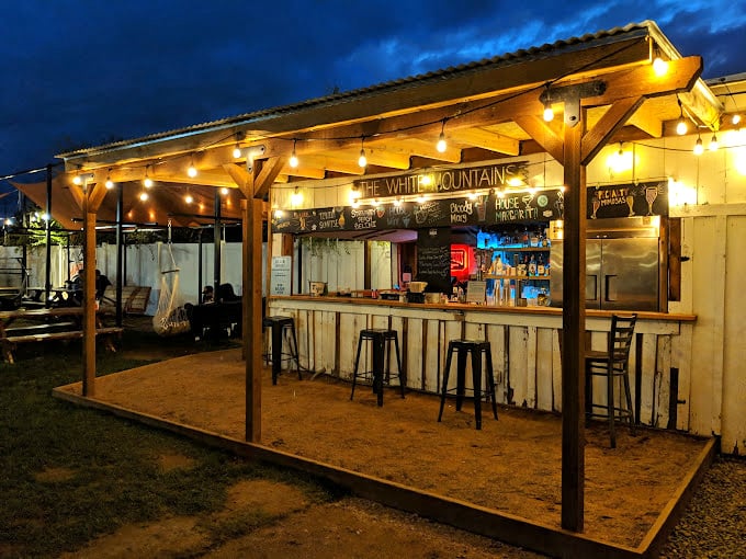 The White Mountains' answer to a swanky beach bar. Sip, savor, and pretend you're on a tropical vacation &ndash; pine-scented edition.