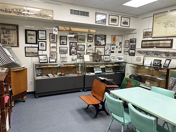 A picture-perfect past! This wall of memories captures the essence of Route 66, one snapshot at a time.