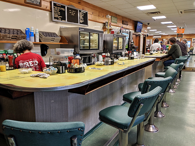 Belly up to the bar &ndash; the pie bar, that is! Moody's counter is where calories don't count and coffee cups are always full.