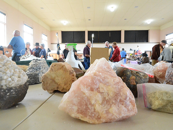 Rock stars of a different kind! This gem and mineral show proves that Mother Nature is the ultimate bling master.