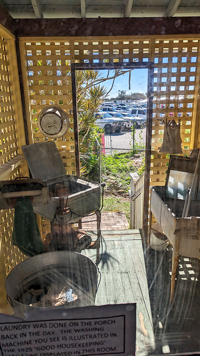Wash, rinse, repeat... if you dare! This laundry area's got more character than a load of mixed colors.
